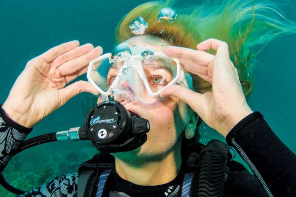 The Easy Out: Tips for Venting Air from the BC | Scuba Diving News ...