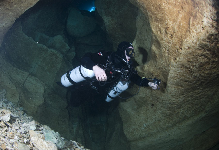 Cave Diving: Lessons From Overhead Environments - Dive Training Magazine